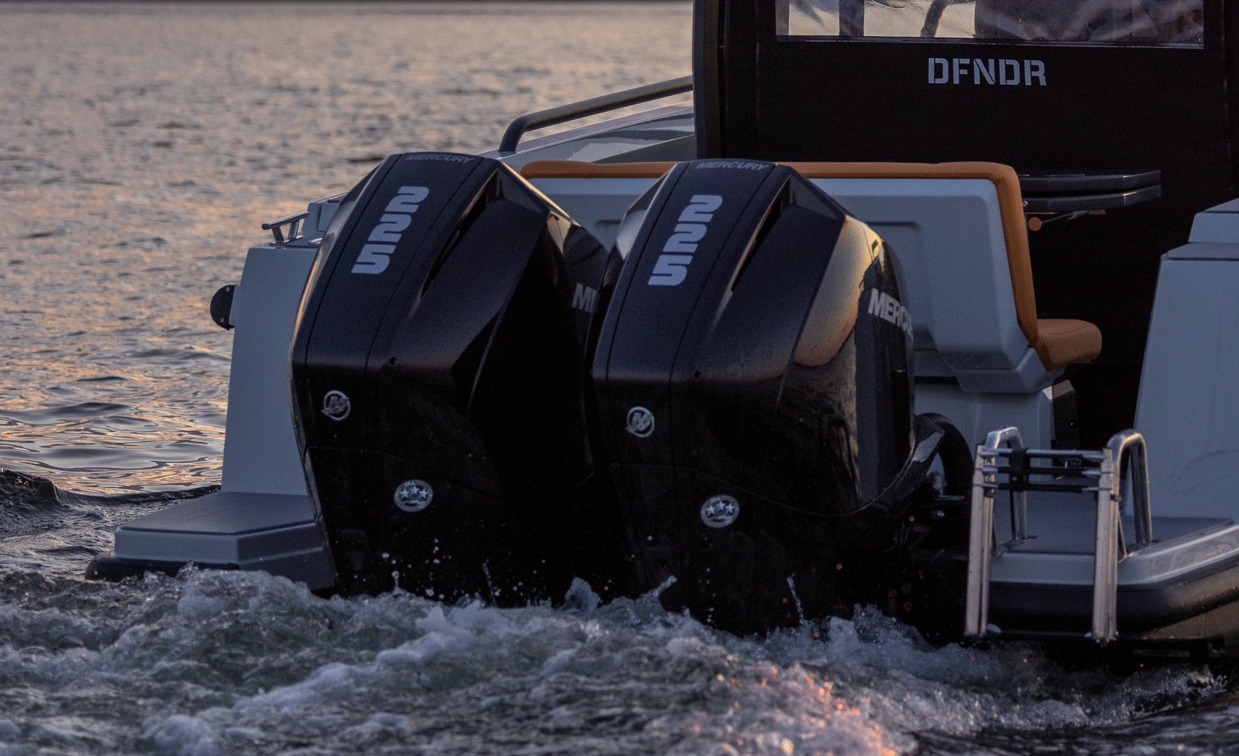 Twin Mercury 225hp V6 engines with joystick control - XO Boats