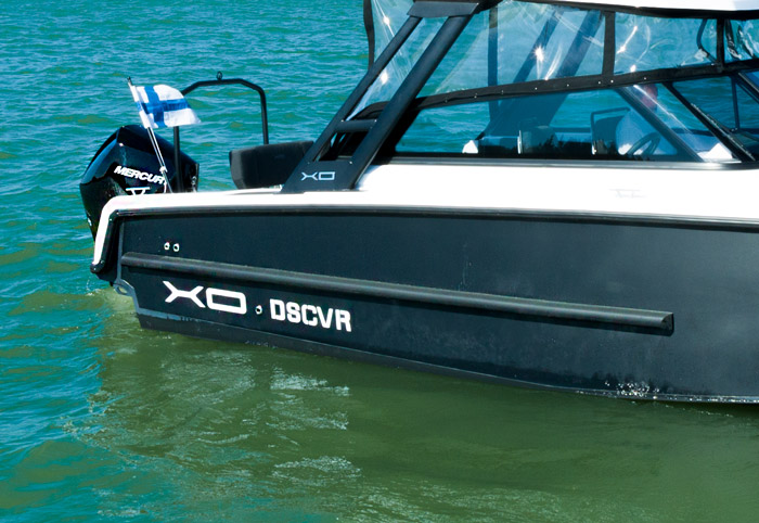 D-list on the side, halfway - XO Boats