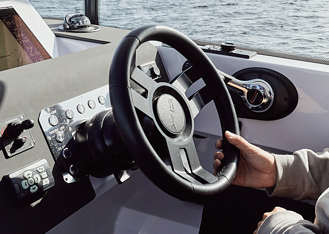 Hydraulic steering - XO Boats