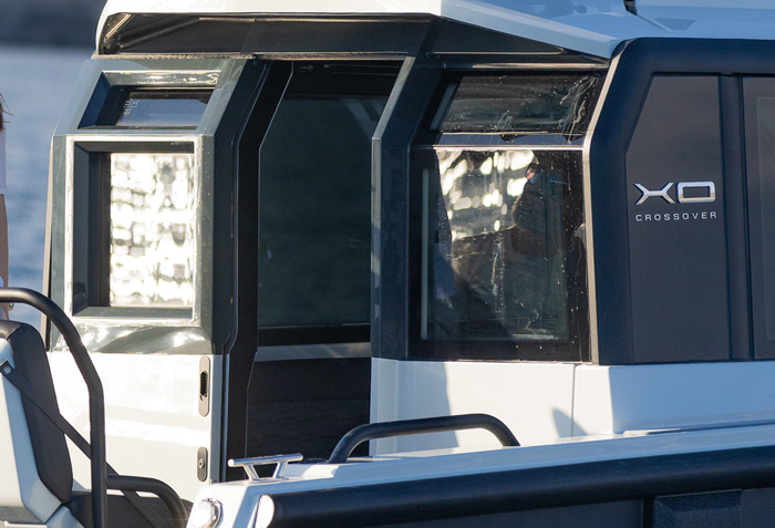 Cabin aft. deck sliding doors - XO Boats